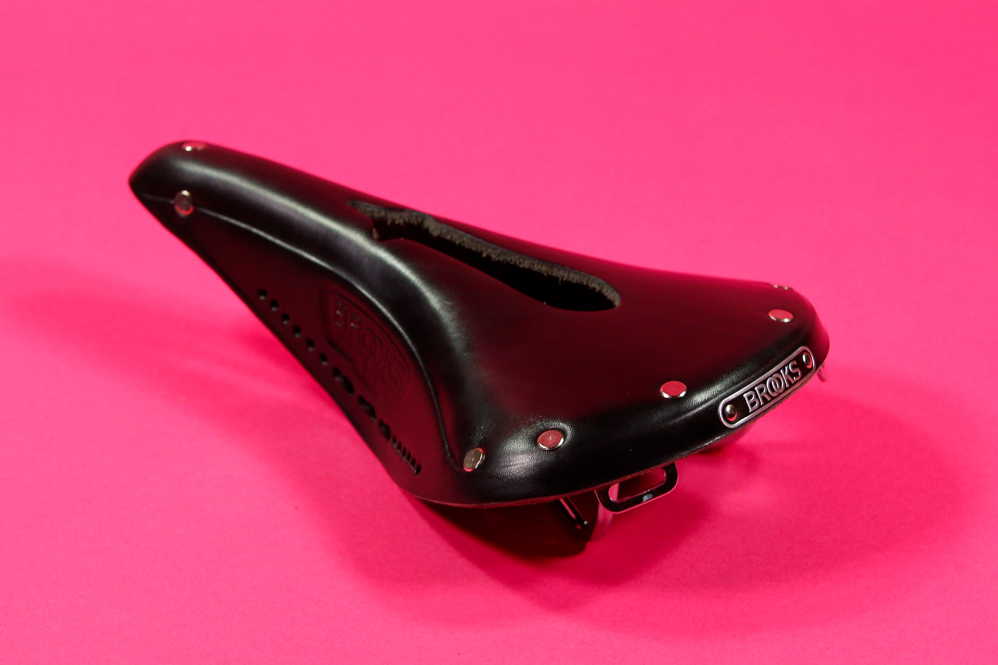 Brooks B17 – Heaps Good Garage